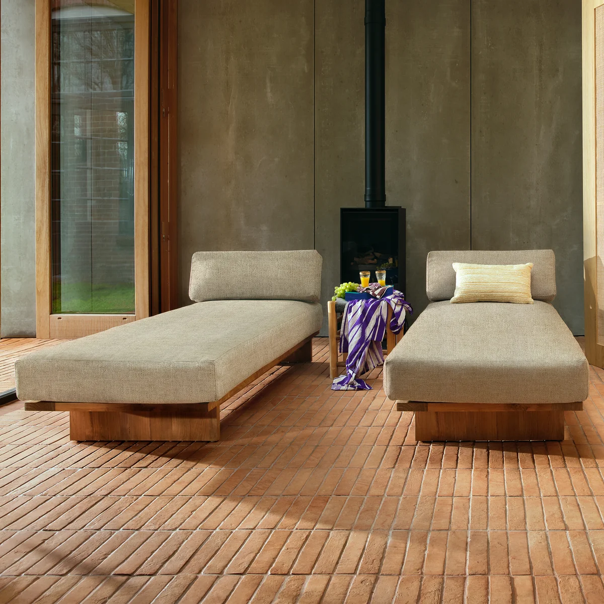 Teak Outdoor Daybed von HKliving | Connox