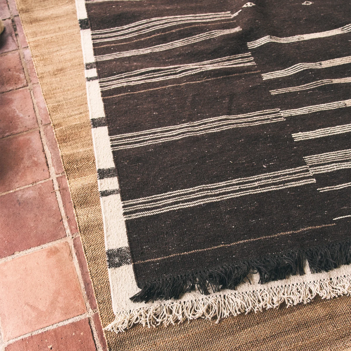 Striped Kelim Wollteppich von HKliving | Connox